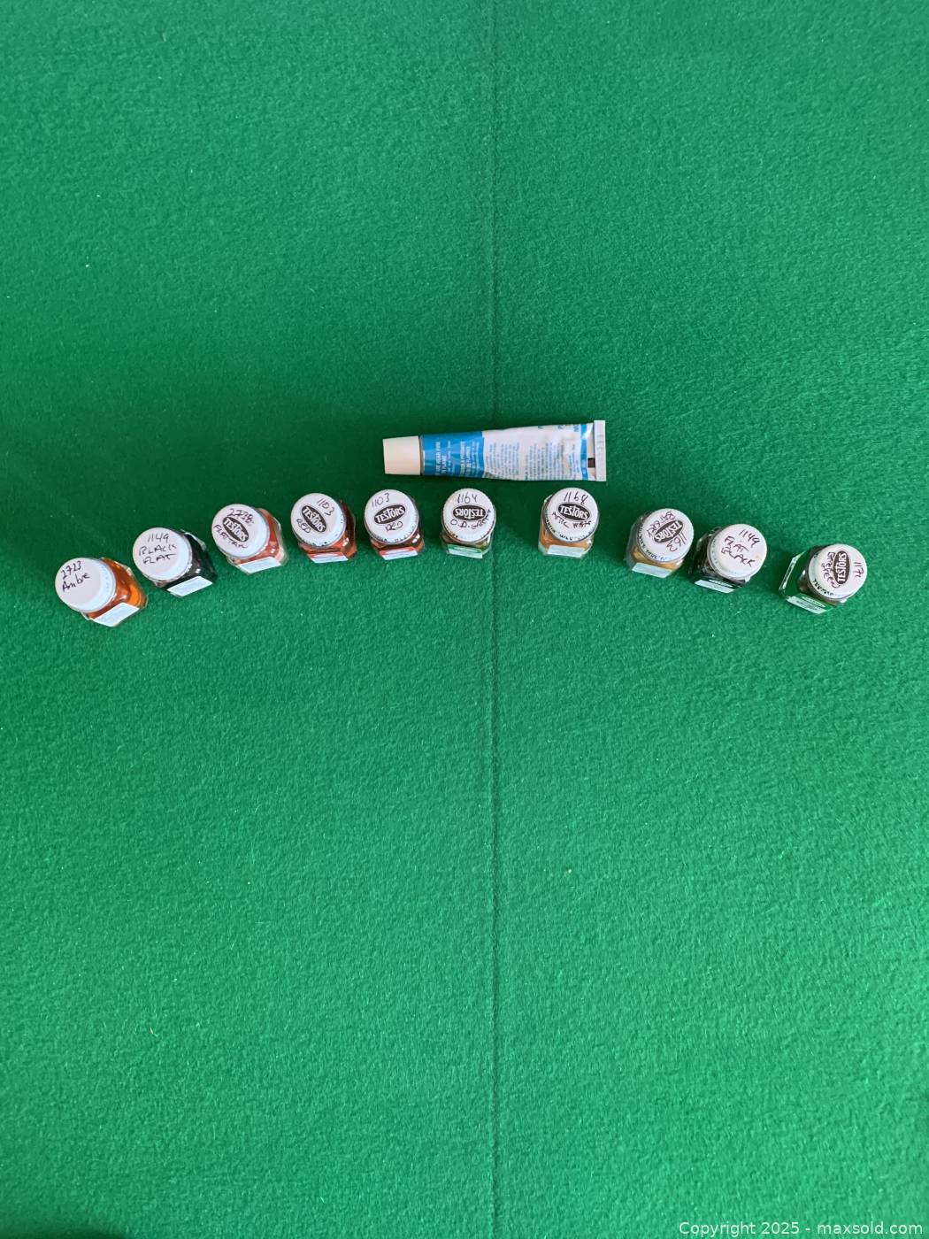 Vintage Testors model enamel paint, 10 pieces | Maxsold