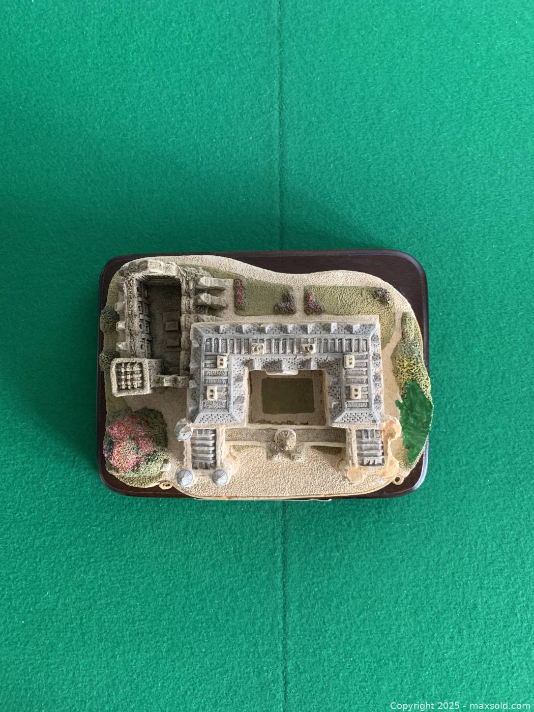 Fraser Creations Holyrood Palace miniature model | Maxsold
