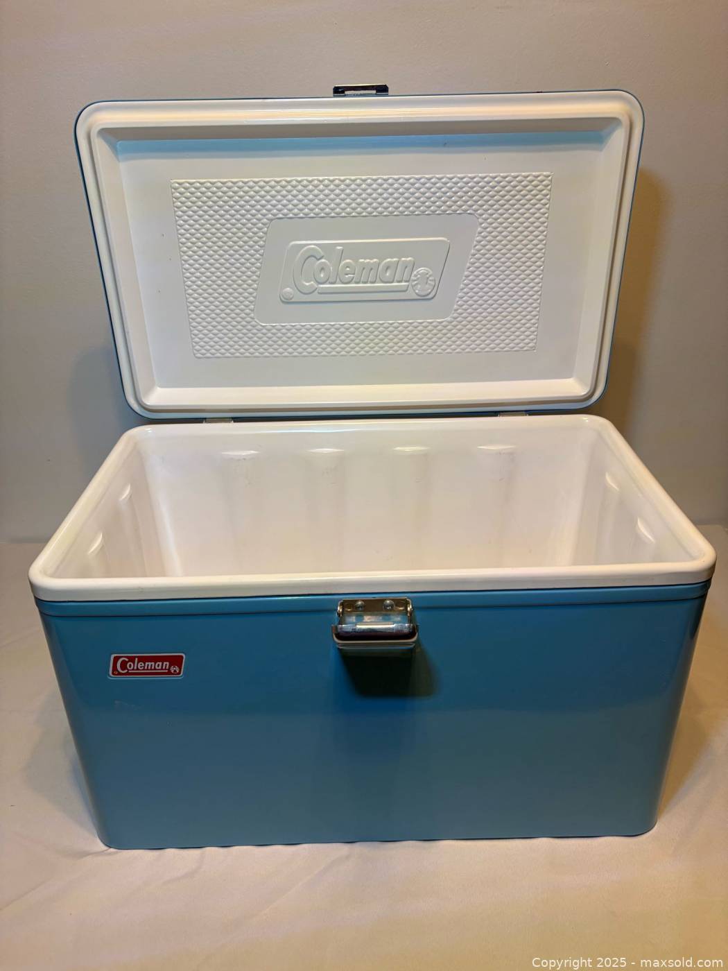 1960s blue metal Coleman cooler 22x13x13 | Maxsold