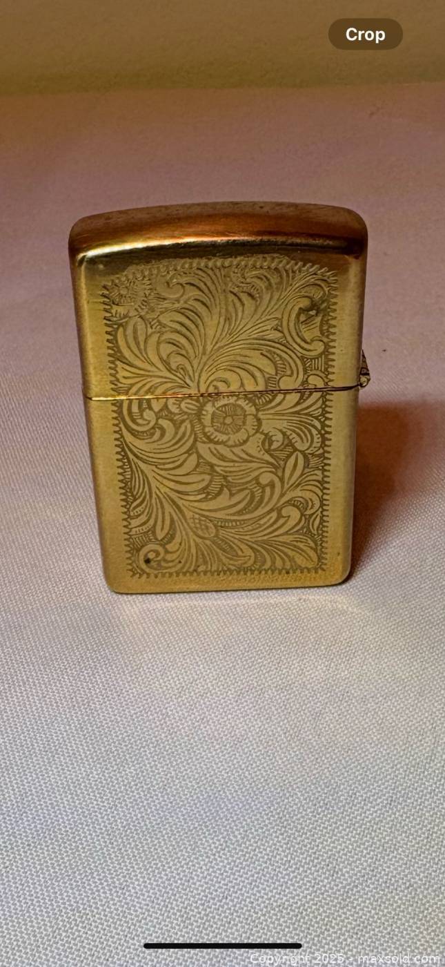 Zippo gold-tone lighter & WIN electric lighter | Maxsold
