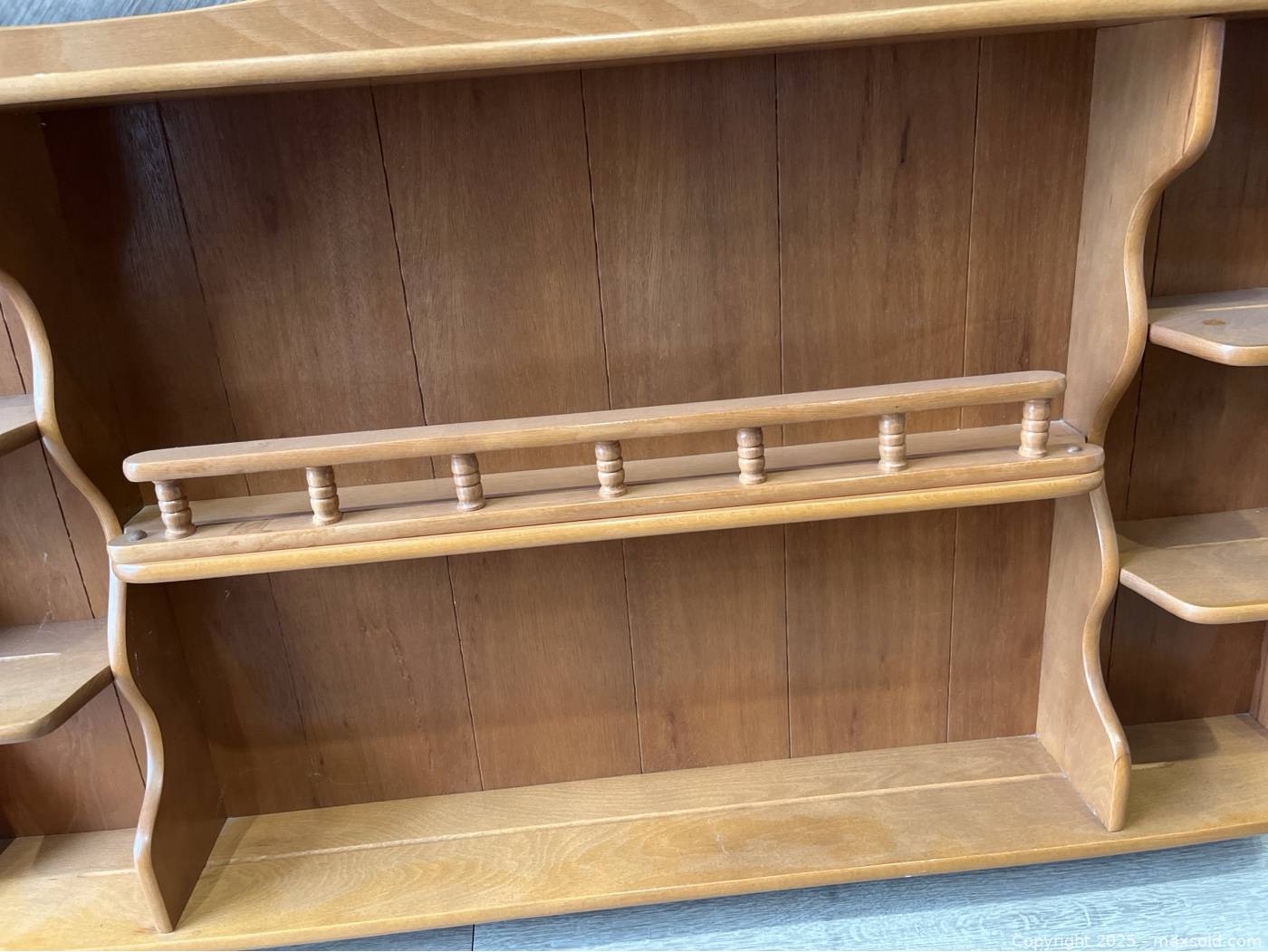 Wood wall display shelf unit 40.5" | Maxsold