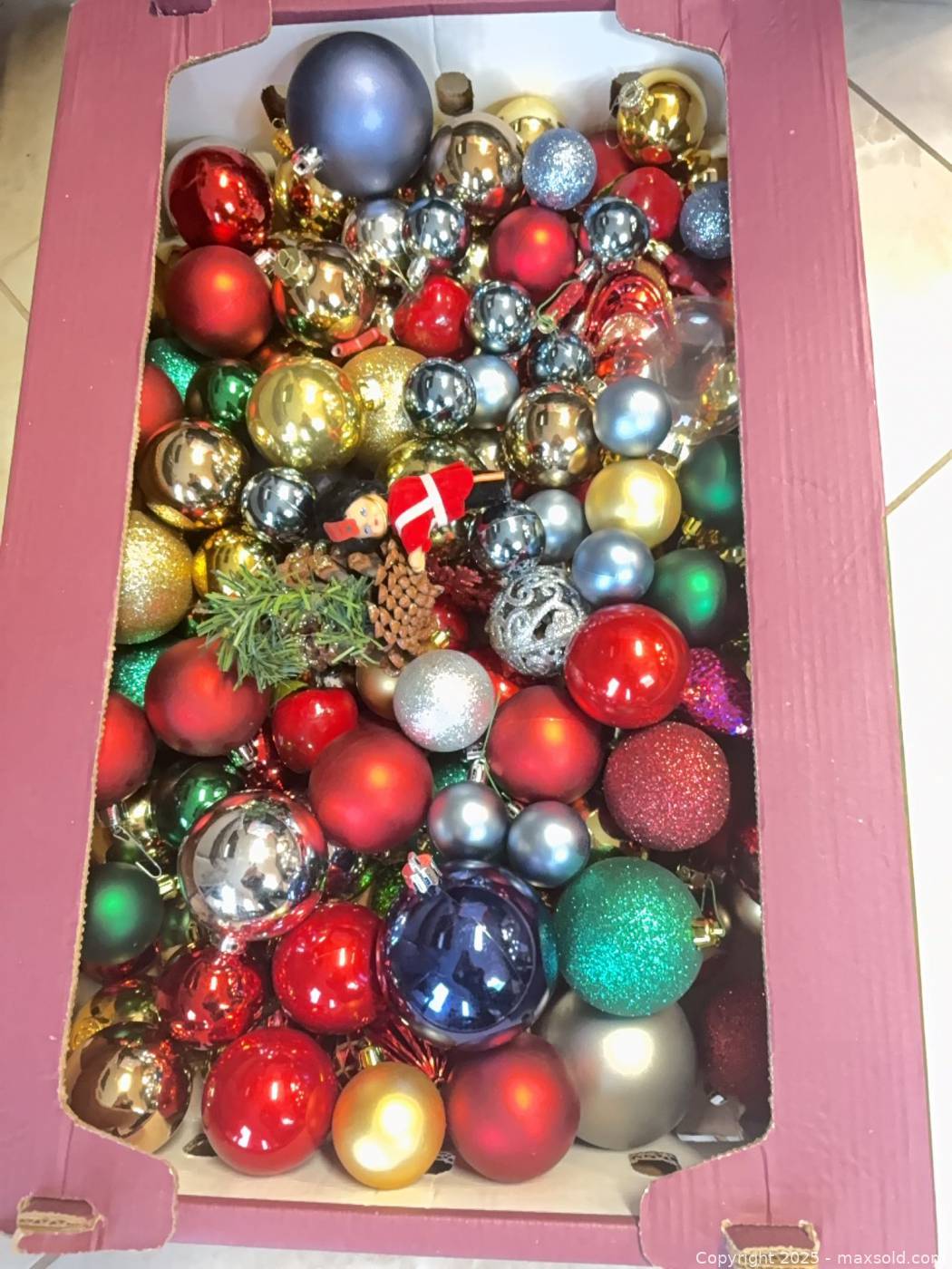 Assorted Christmas ball ornaments box | Maxsold