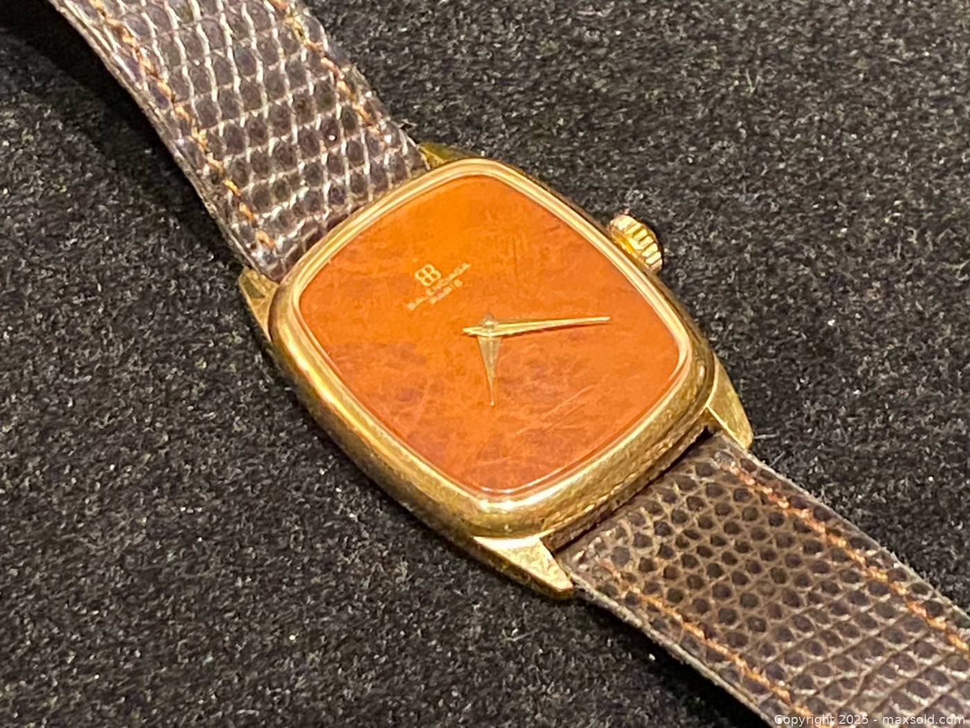 Balenciaga Swiss wristwatch, woodgrain dial, leather strap | Maxsold