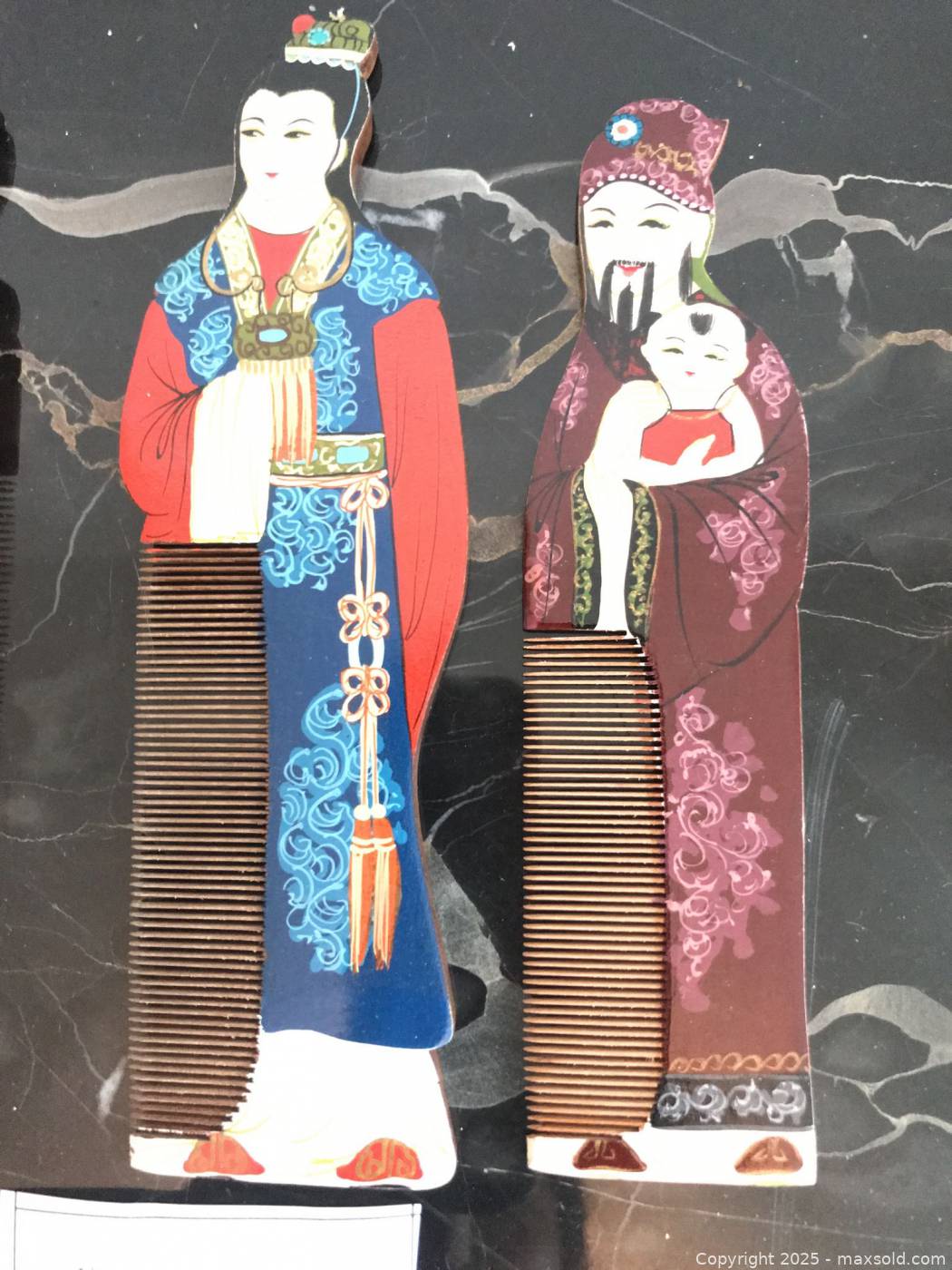 Pair decorative Chinese shubi combs | Maxsold