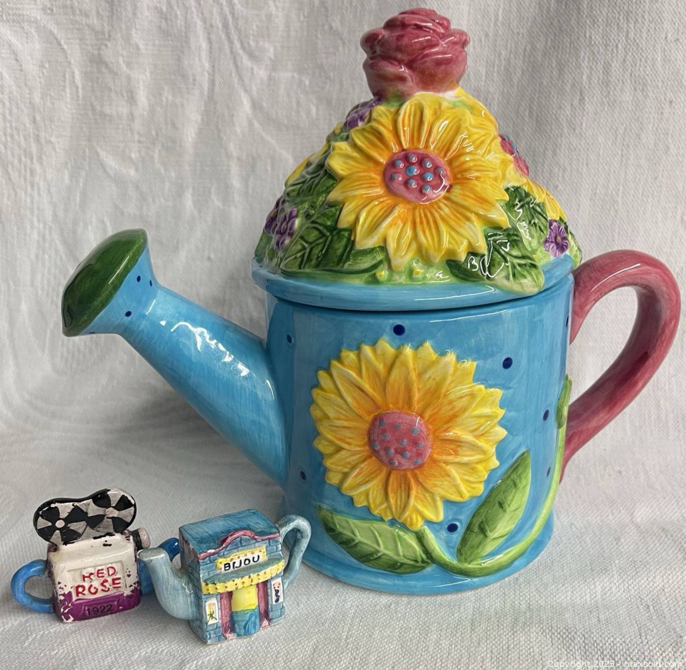 Cooks Club Sunflower Teapot & 2 Wade Minis | Maxsold