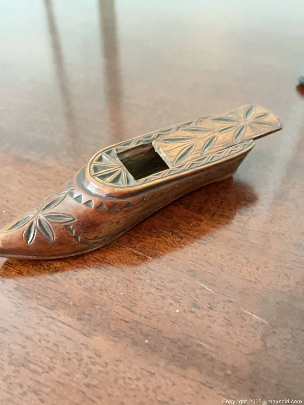Lord Nelson Ware covered boxes and antique shoe snuff boxes | Maxsold