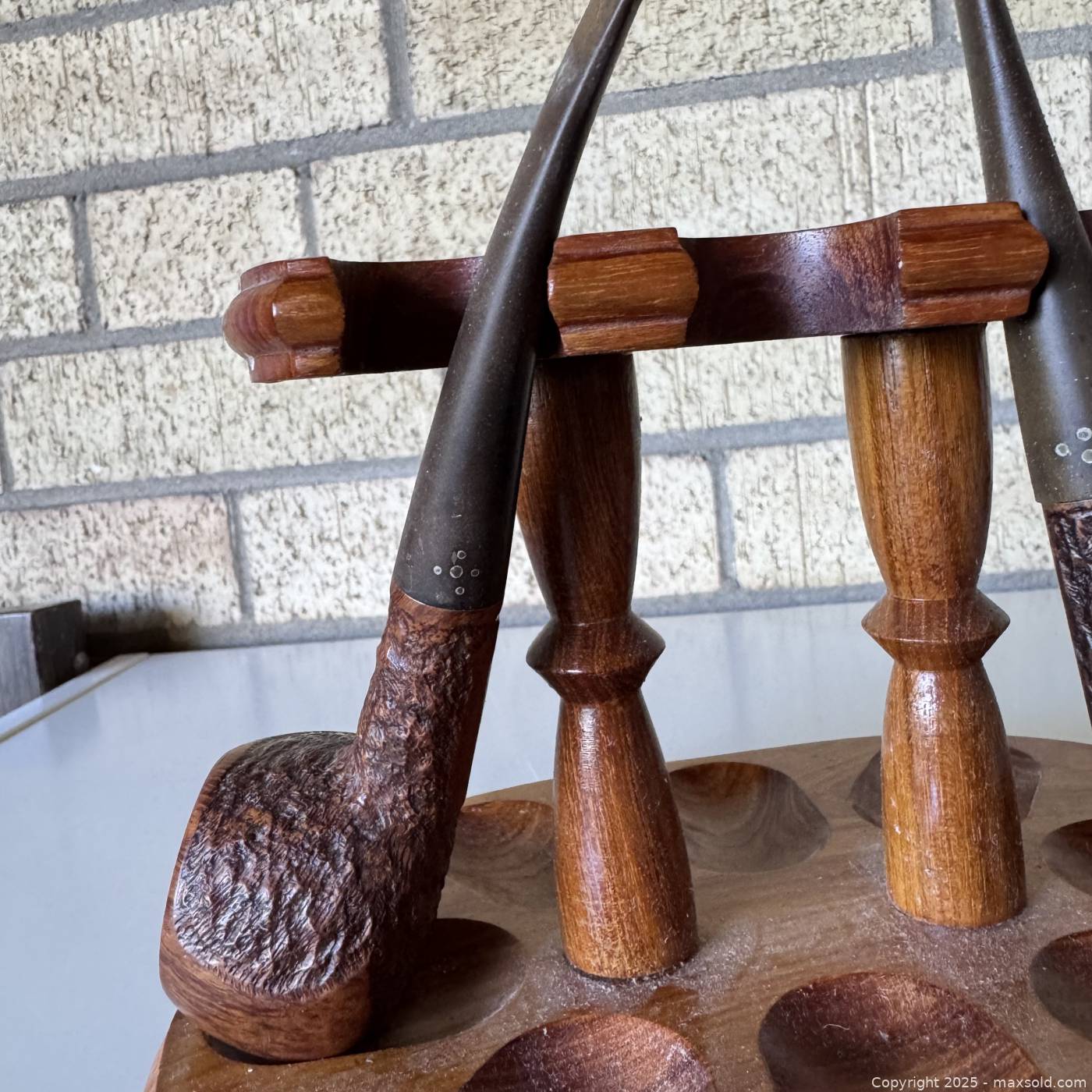 Brigham 5-Dot and 3-Dot Pipes with Stand | Maxsold