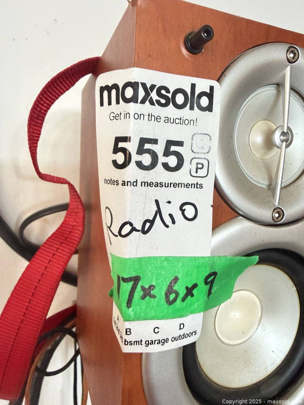 Sony compact stereo system with remote and speakers | Maxsold