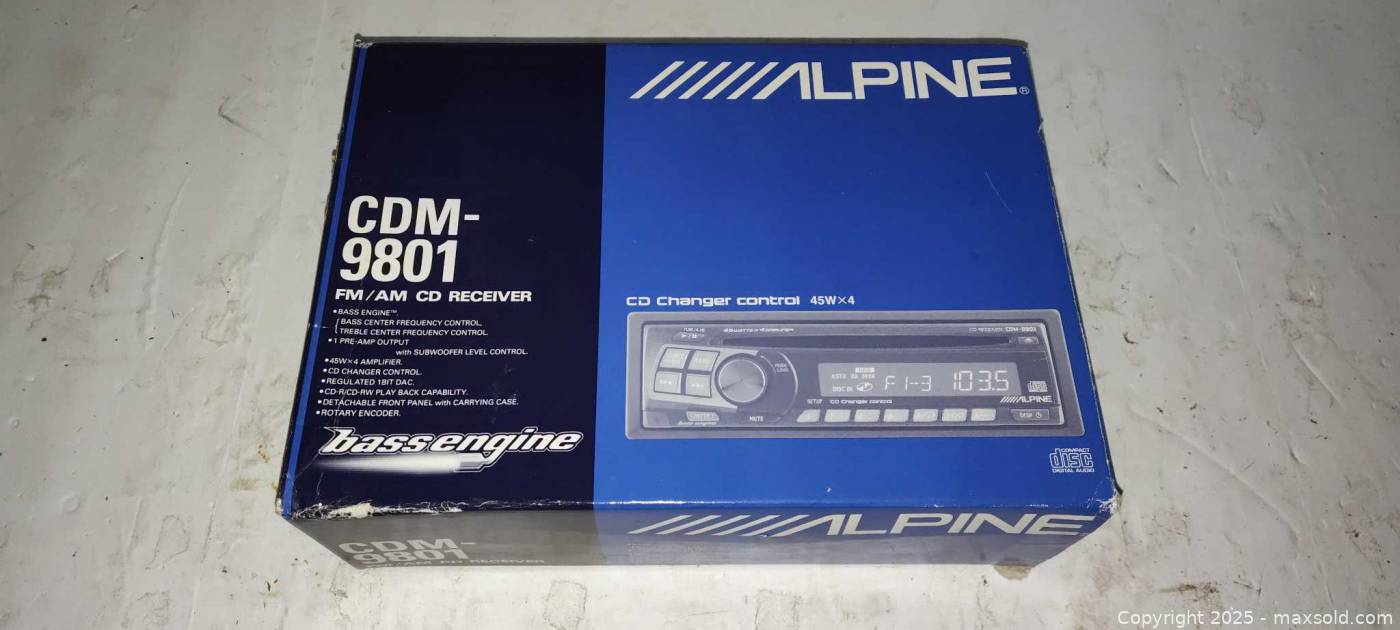 Alpine CDM-9801 FM/AM CD receiver | Maxsold
