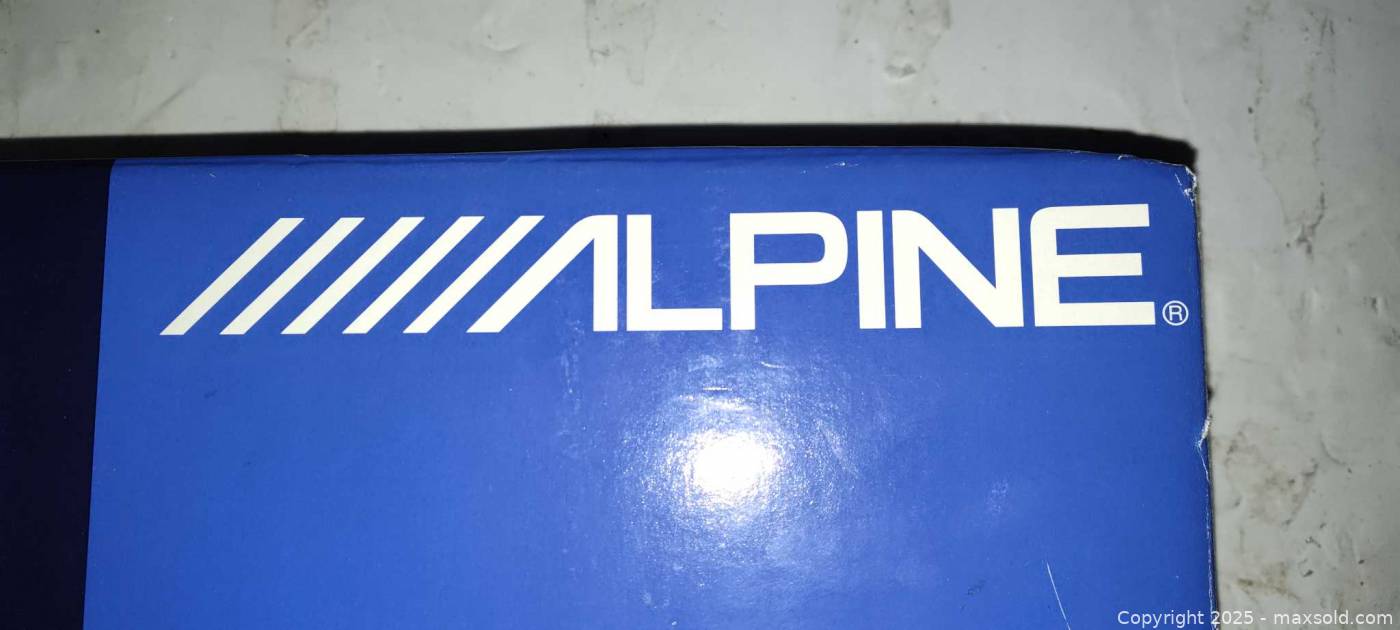 Alpine CDM-9801 FM/AM CD receiver | Maxsold