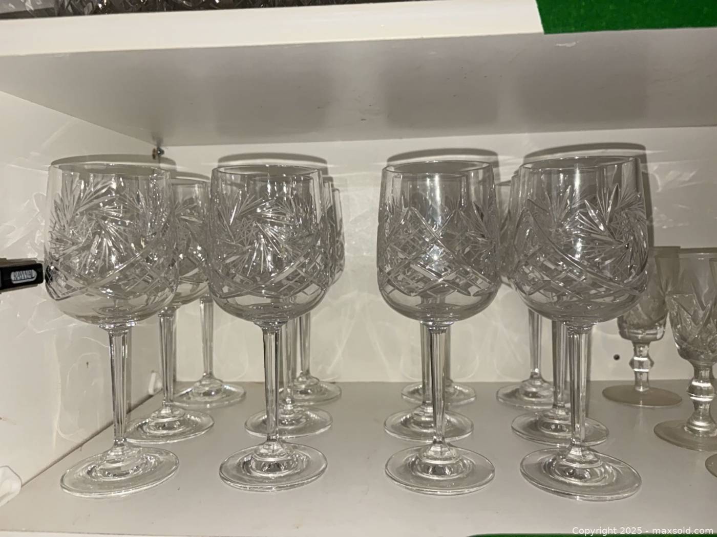 Crystal pinwheel stemware glasses (12) | Maxsold