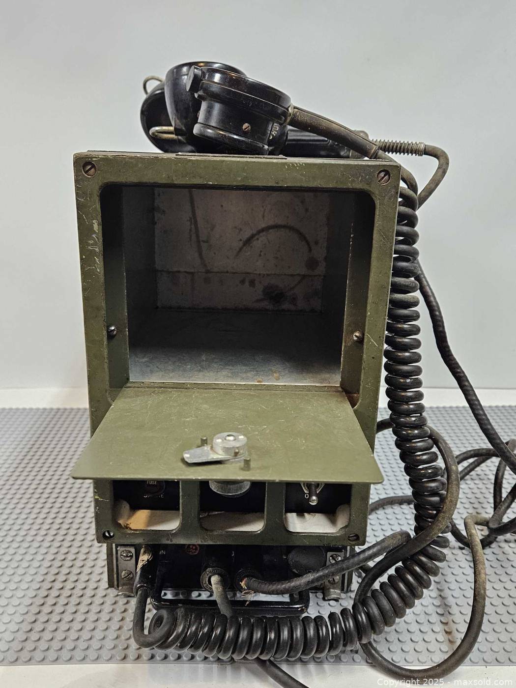 1944 U.S. Army Signal Corps Interphone Amplifier BC-605-D | Maxsold
