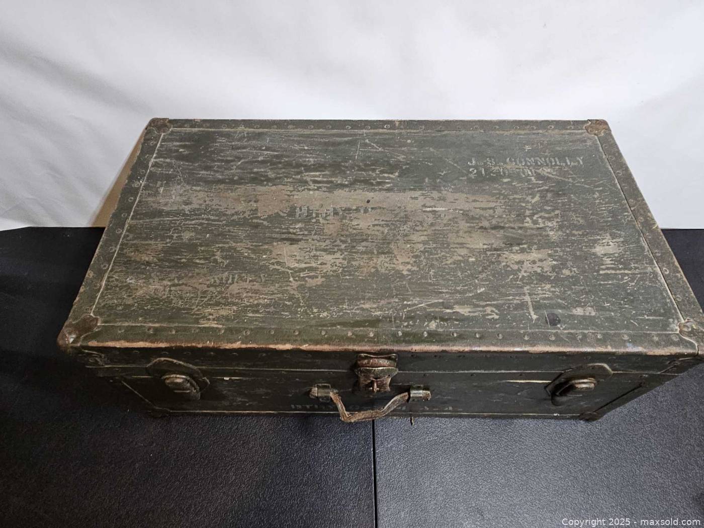 WWII U.S. military foot locker 31"x17"x12" | Maxsold