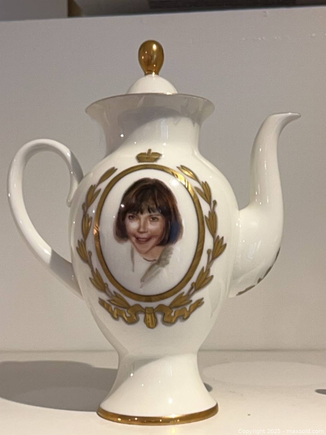 Russian porcelain portrait tea set | Maxsold