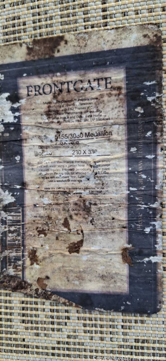 Frontgate Medallion Outdoor Rug 10'9"x8'6" | Maxsold