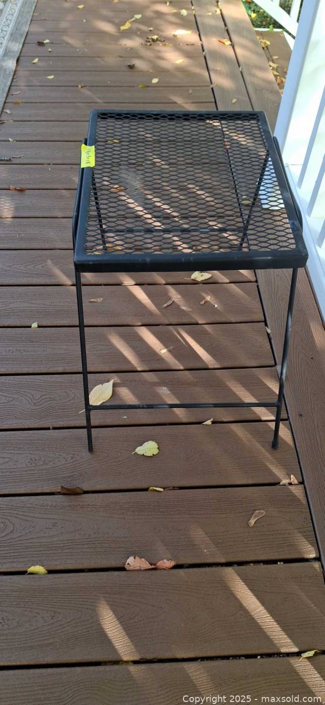 Metal mesh-top outdoor side table | Maxsold