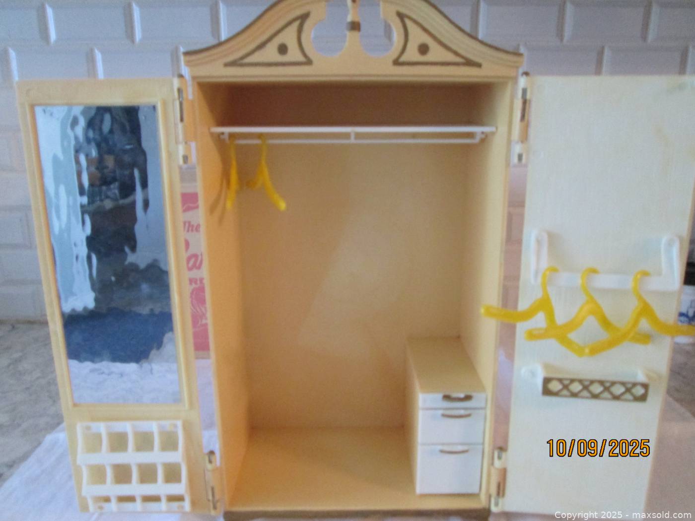1964 Barbie Susy Goose Wardrobe With Box | Maxsold