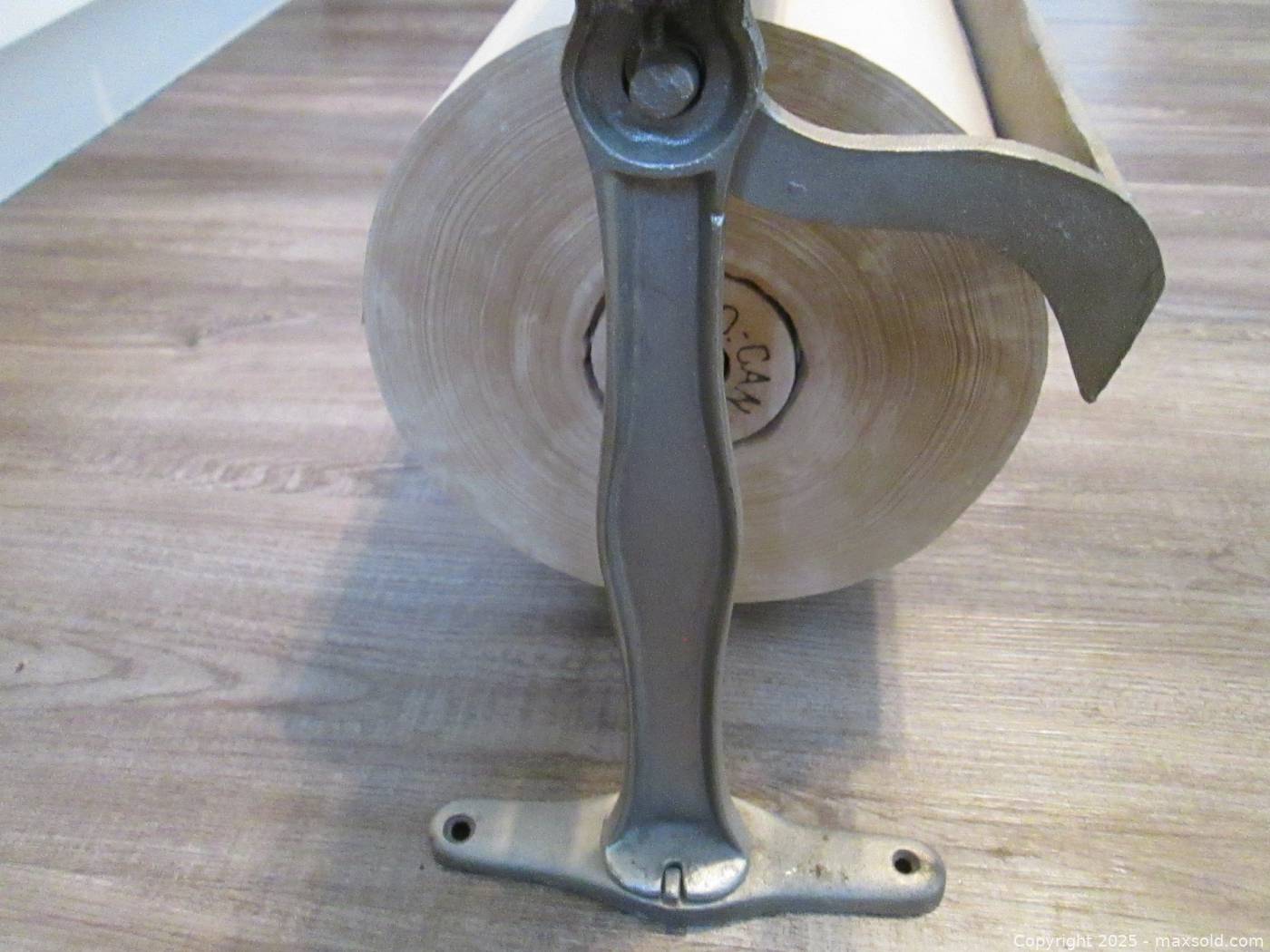 Vintage cast metal countertop paper cutter | Maxsold