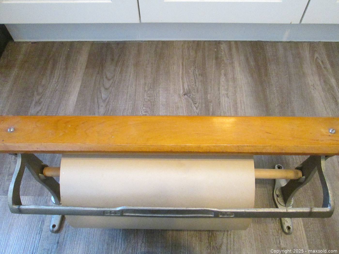 Vintage cast metal countertop paper cutter | Maxsold