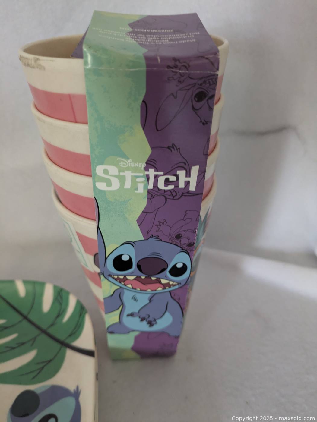 Disney Stitch plates and tumblers set, 8 pieces | Maxsold