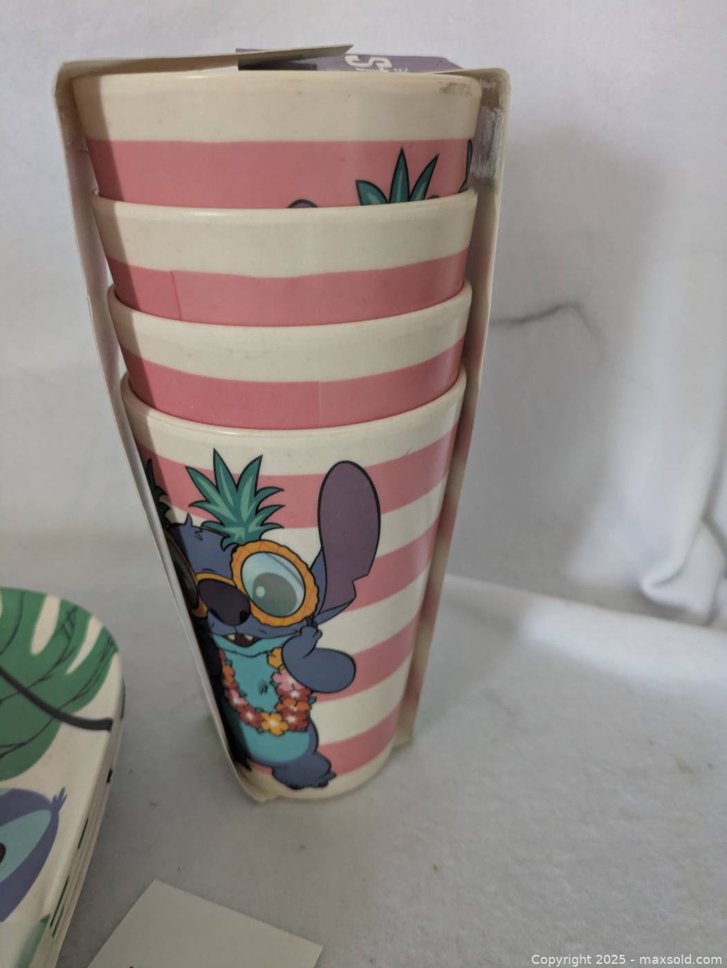 Disney Stitch plates and tumblers set, 8 pieces | Maxsold