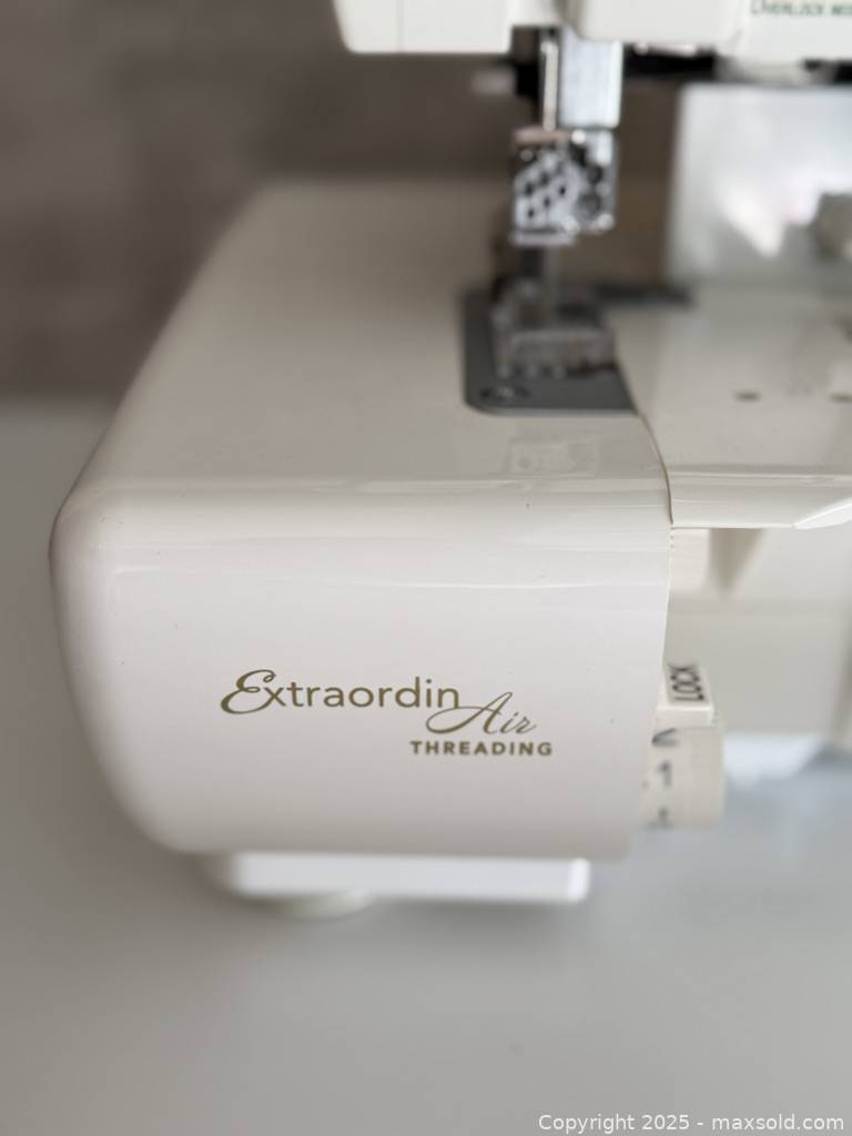 Baby Lock Evolution BLE8W-2 serger | Maxsold