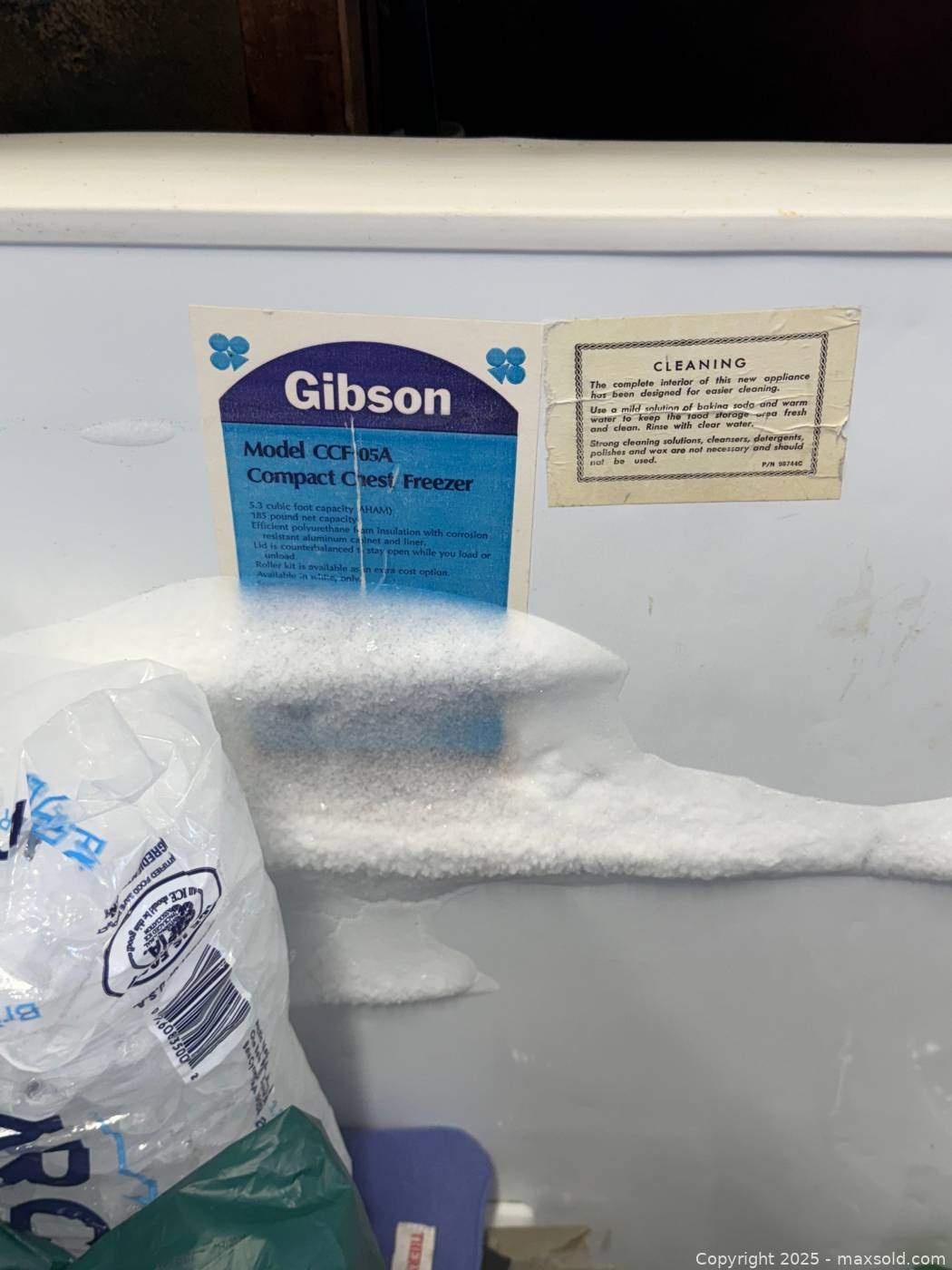 Gibson compact chest freezer | Maxsold