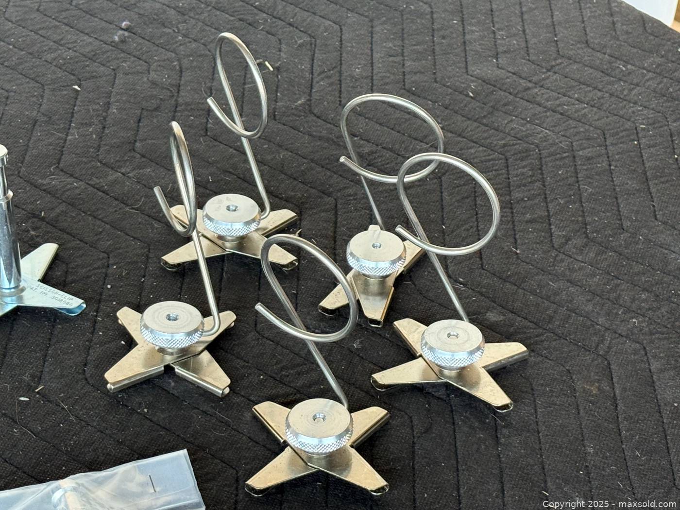 Drop-ceiling baby pin scissor clips and cable holders | Maxsold