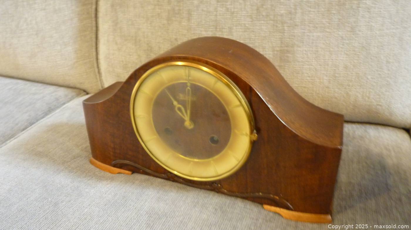 Hermle Germany mantel clock with key | Maxsold