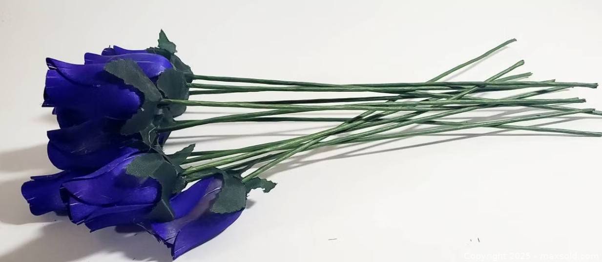 Florist Shop purple wooden roses set | Maxsold