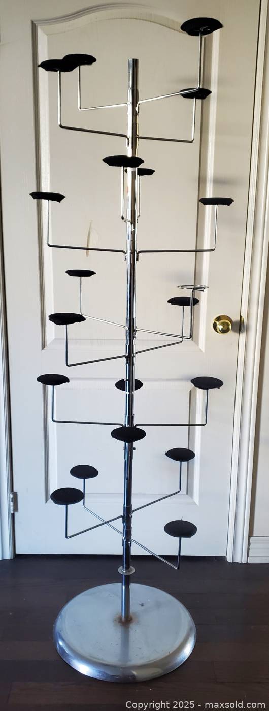 Large Free Standing Metal Hat Display Stand | Maxsold