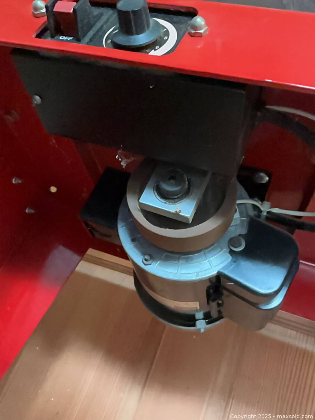 RBI Hawk Precision Scroll Saw 220VS on stand | Maxsold