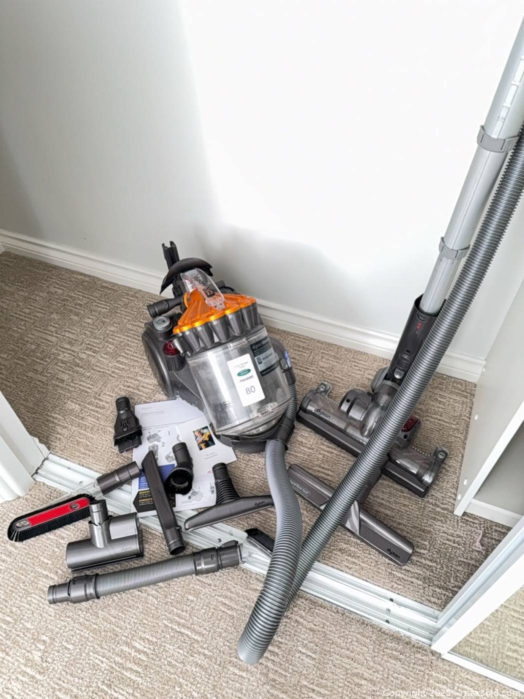 Dyson DC23 Motorhead Stowaway canister vacuum | Maxsold