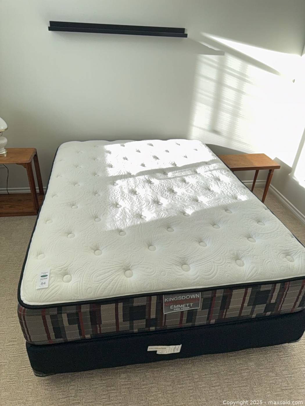 Kingsdown Distinction Emmett Queen Mattress Set | Maxsold