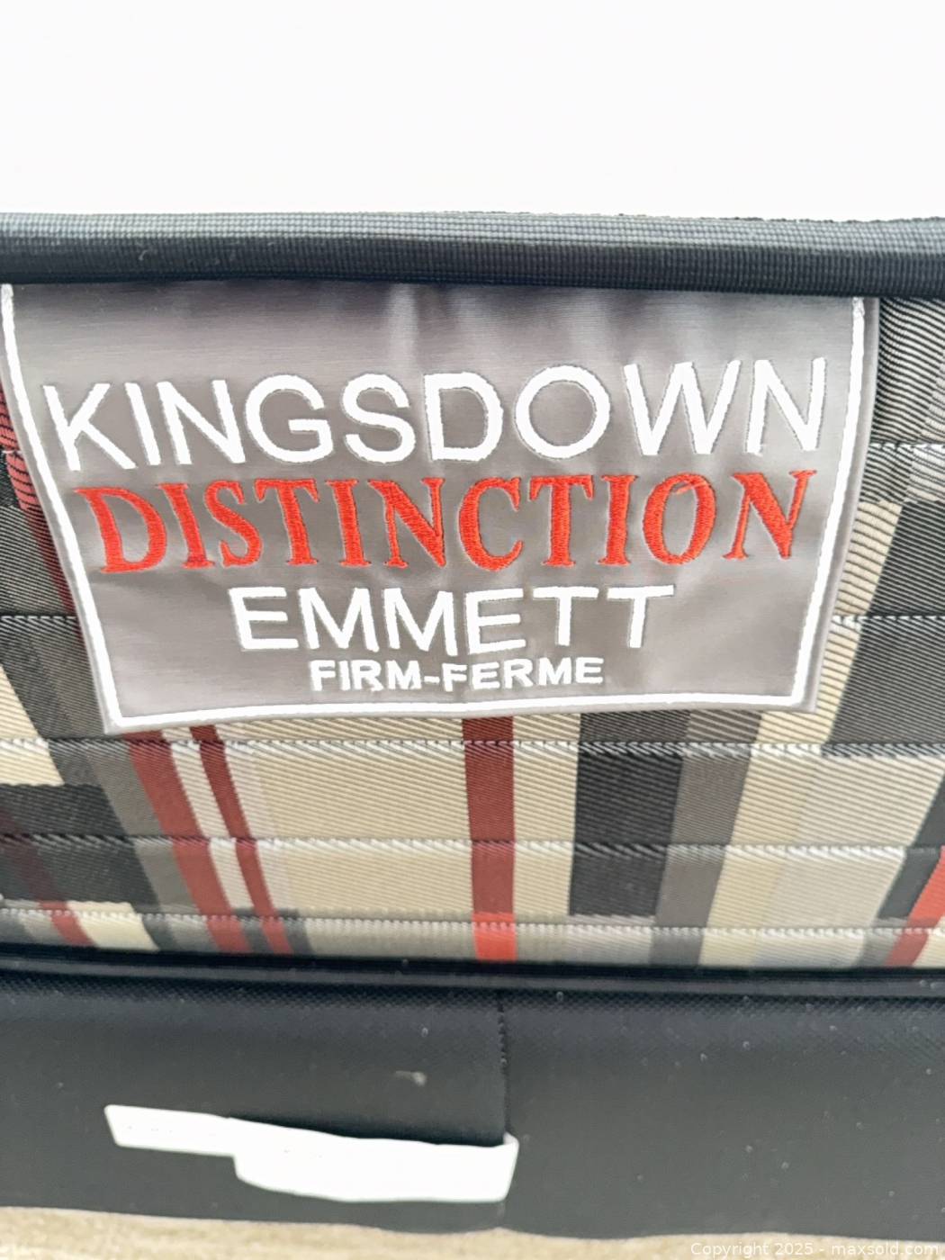 Kingsdown Distinction Emmett Queen Mattress Set | Maxsold