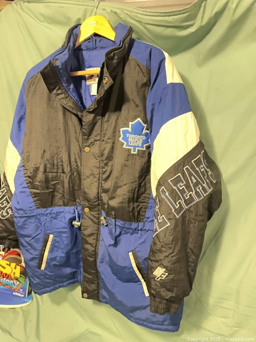 Toronto Maple Leafs Apex One Jacket XL | Maxsold