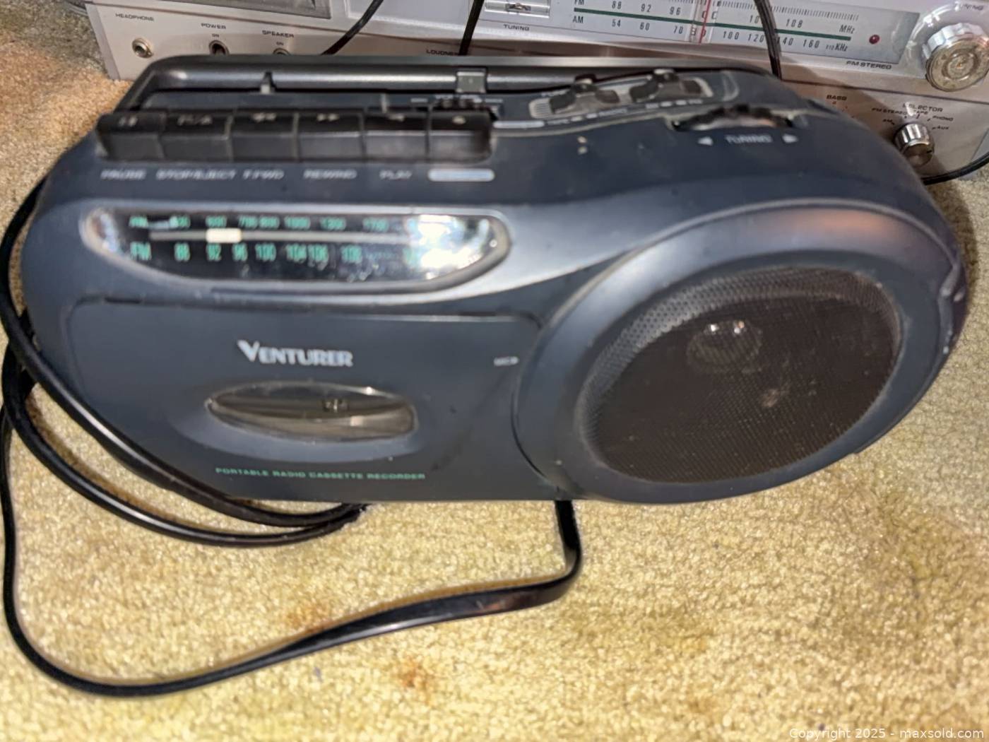 Venturer boombox, cassette deck, 8-track player, receiver | Maxsold