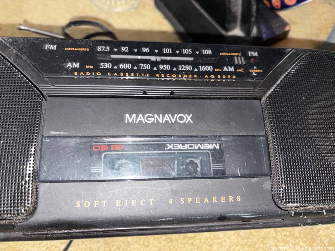 Venturer boombox, cassette deck, 8-track player, receiver | Maxsold