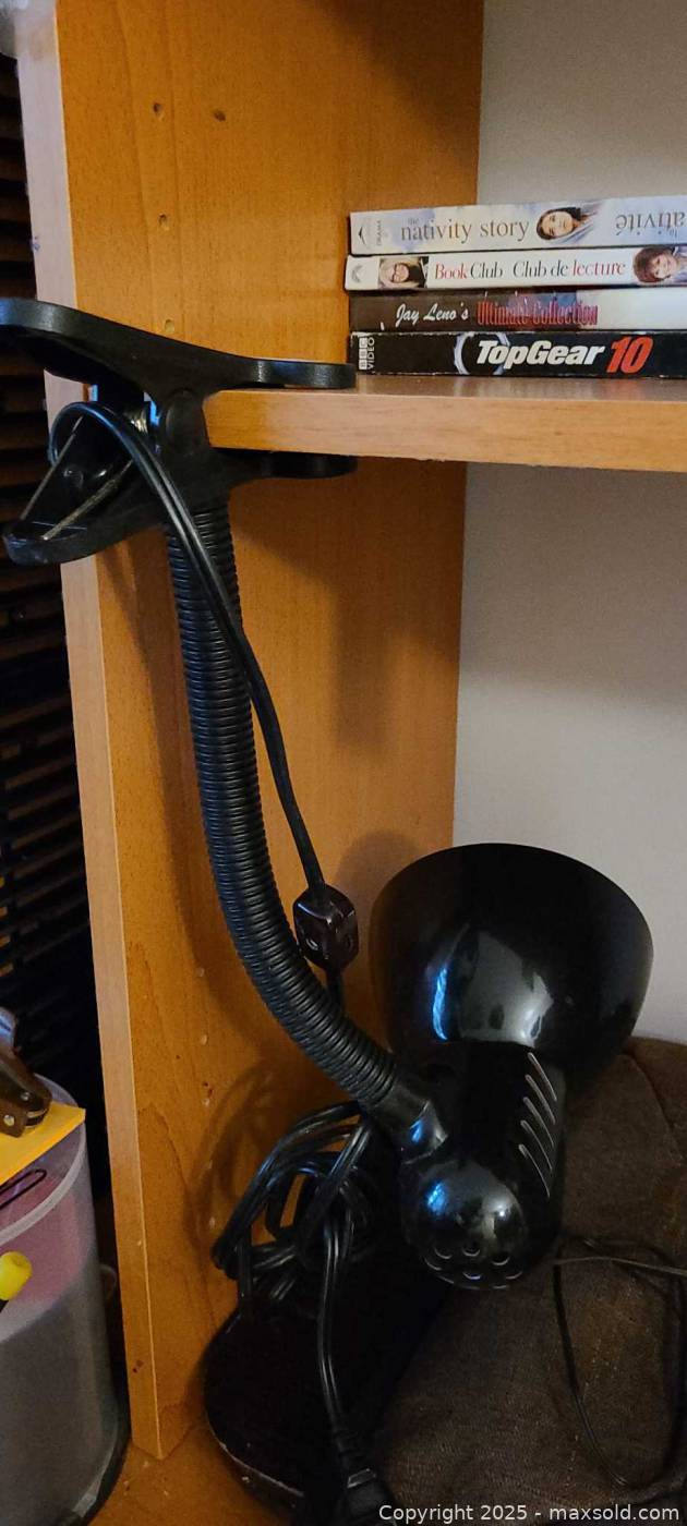 Desk accessories, DVDs, lamp, headset | Maxsold