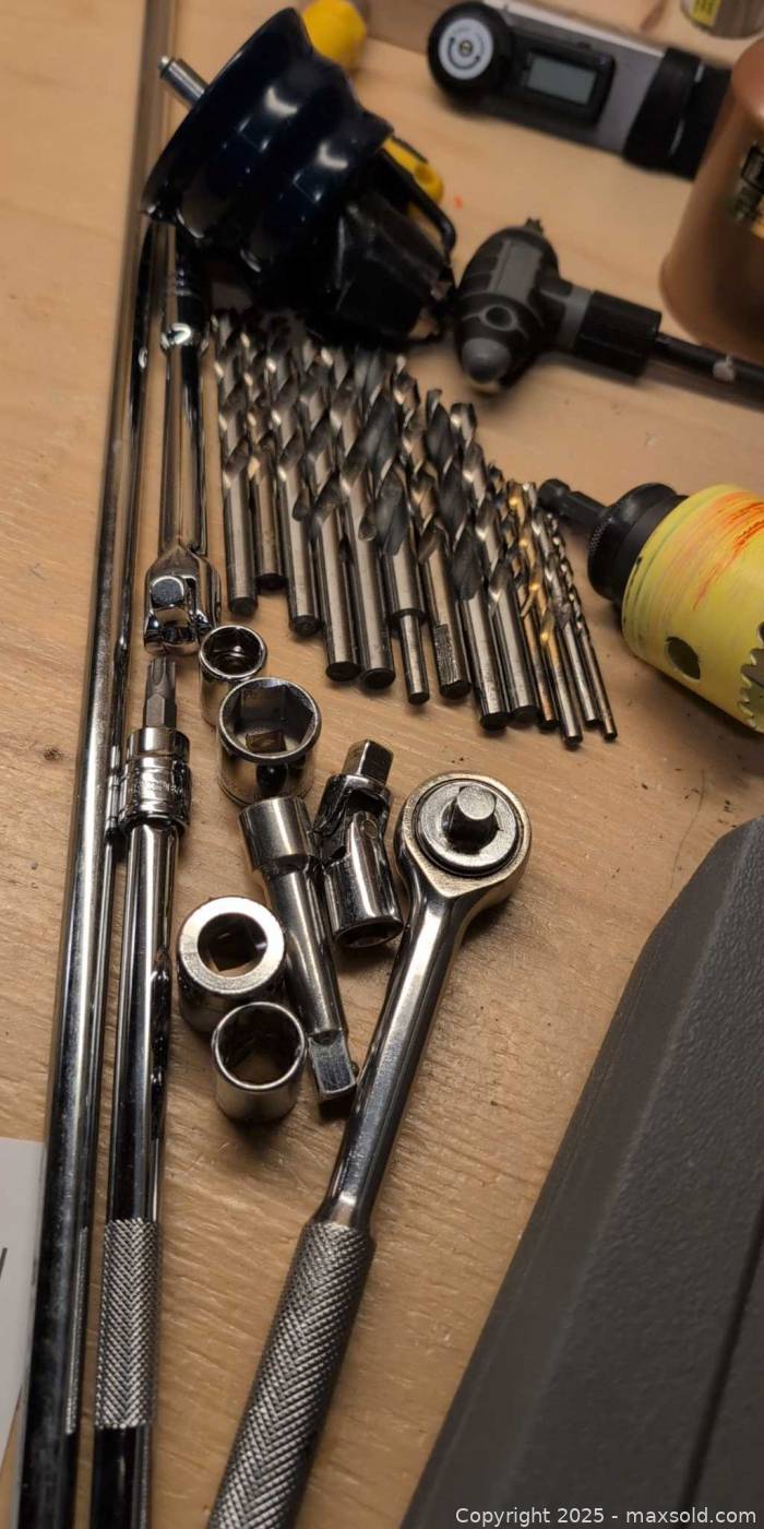 Mastercraft Maximum ratchet and bit sets | Maxsold