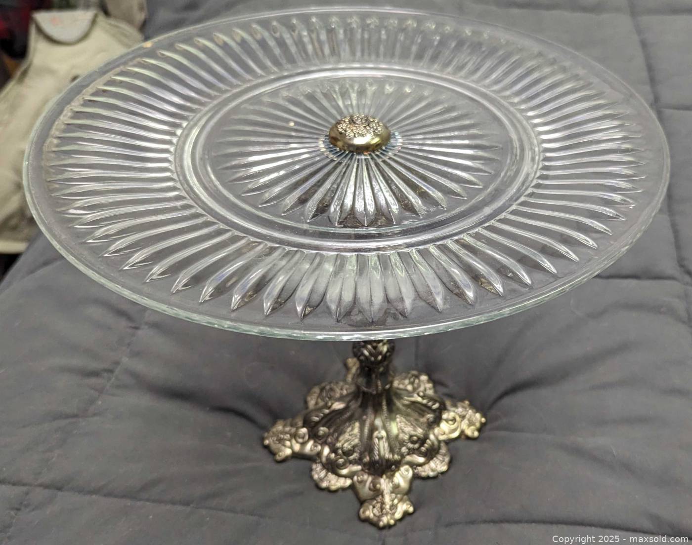 Gothic style silver-plated glass cake stand | Maxsold