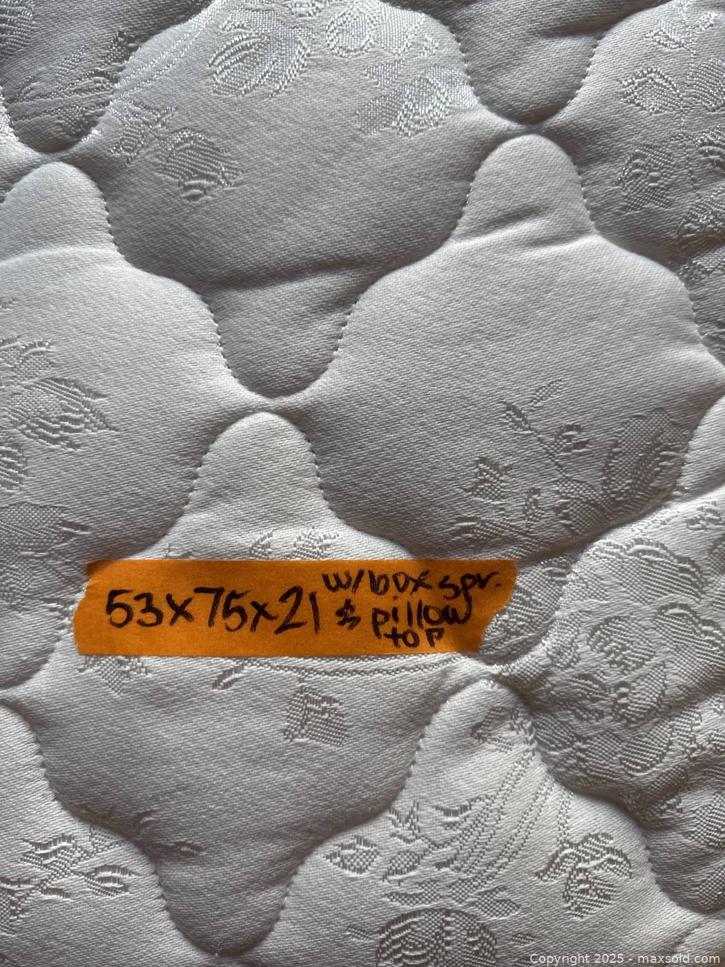 Simmons Beautyrest full mattress & boxspring | Maxsold