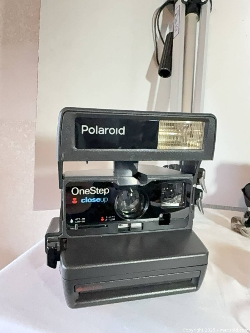 Polaroid OneStep Closeup 600 camera, two compact digital cameras ...