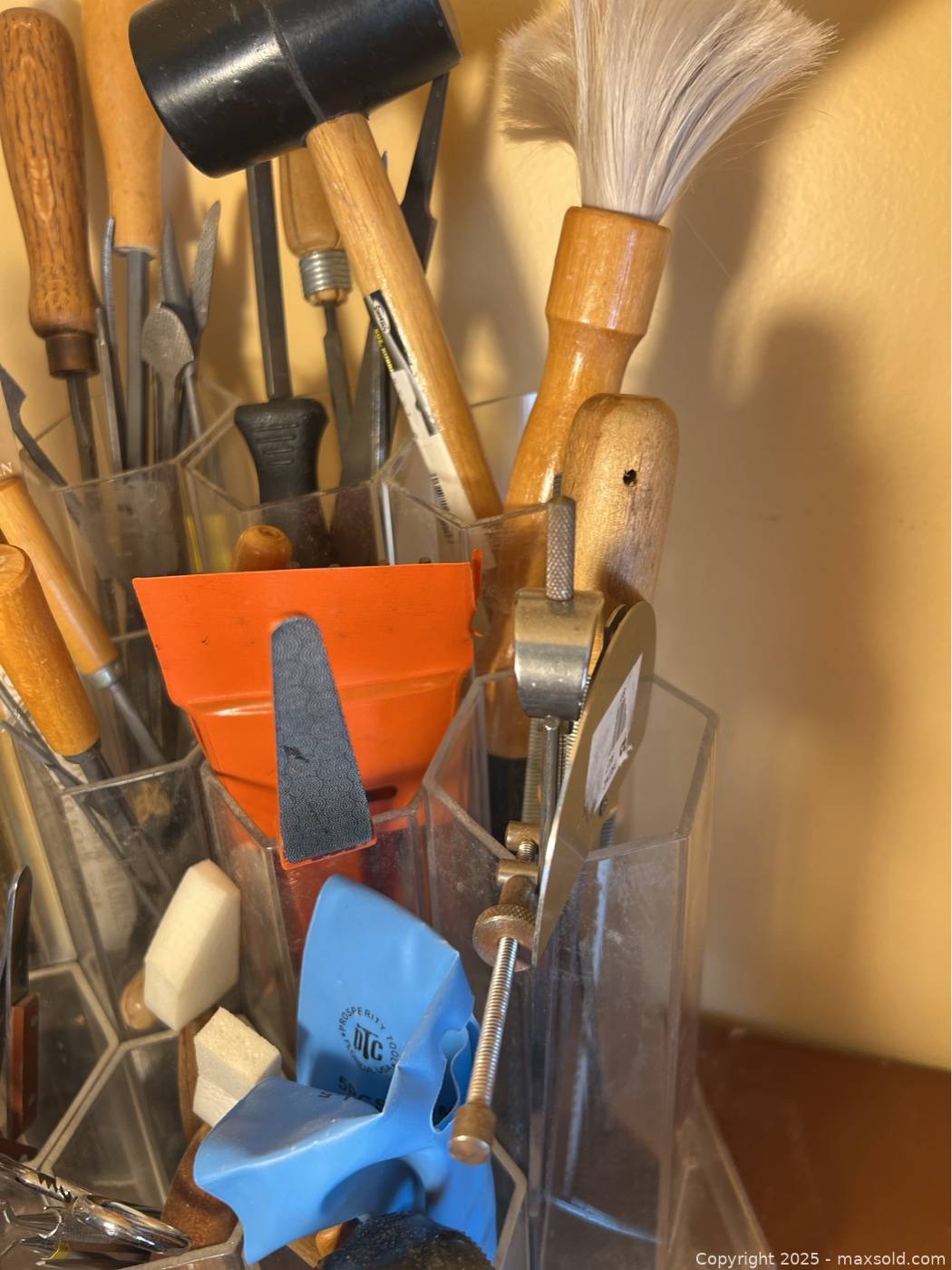 Small wood carving hand tools with organizer stand | Maxsold