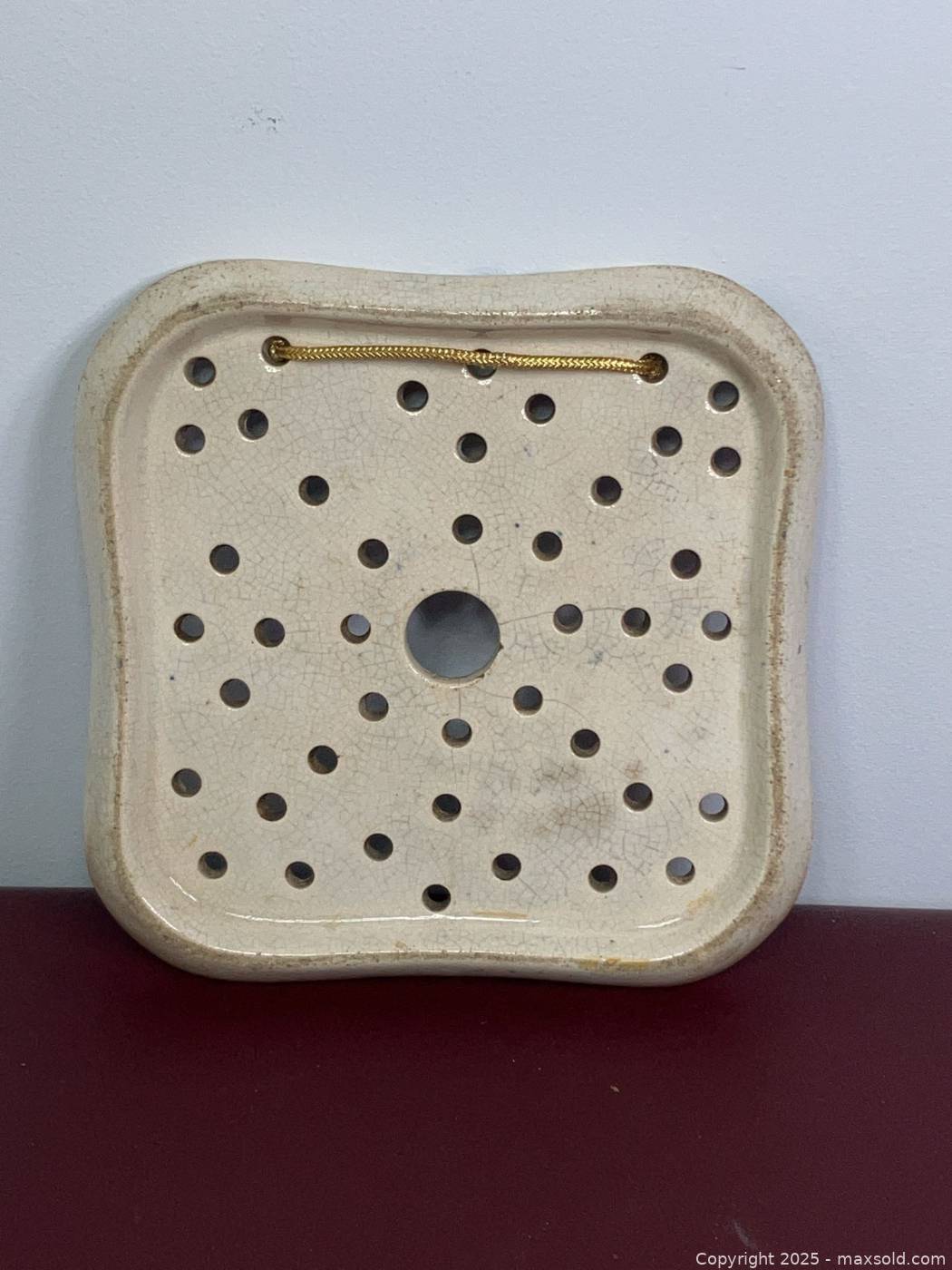 Blue Willow ware ceramic fish drainer 6x6 in | Maxsold