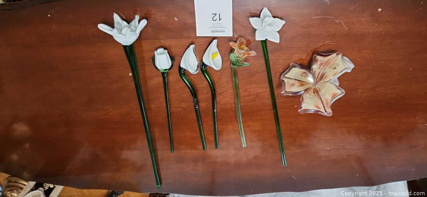 Decorative glass flower stems and dish, 7 pcs | Maxsold