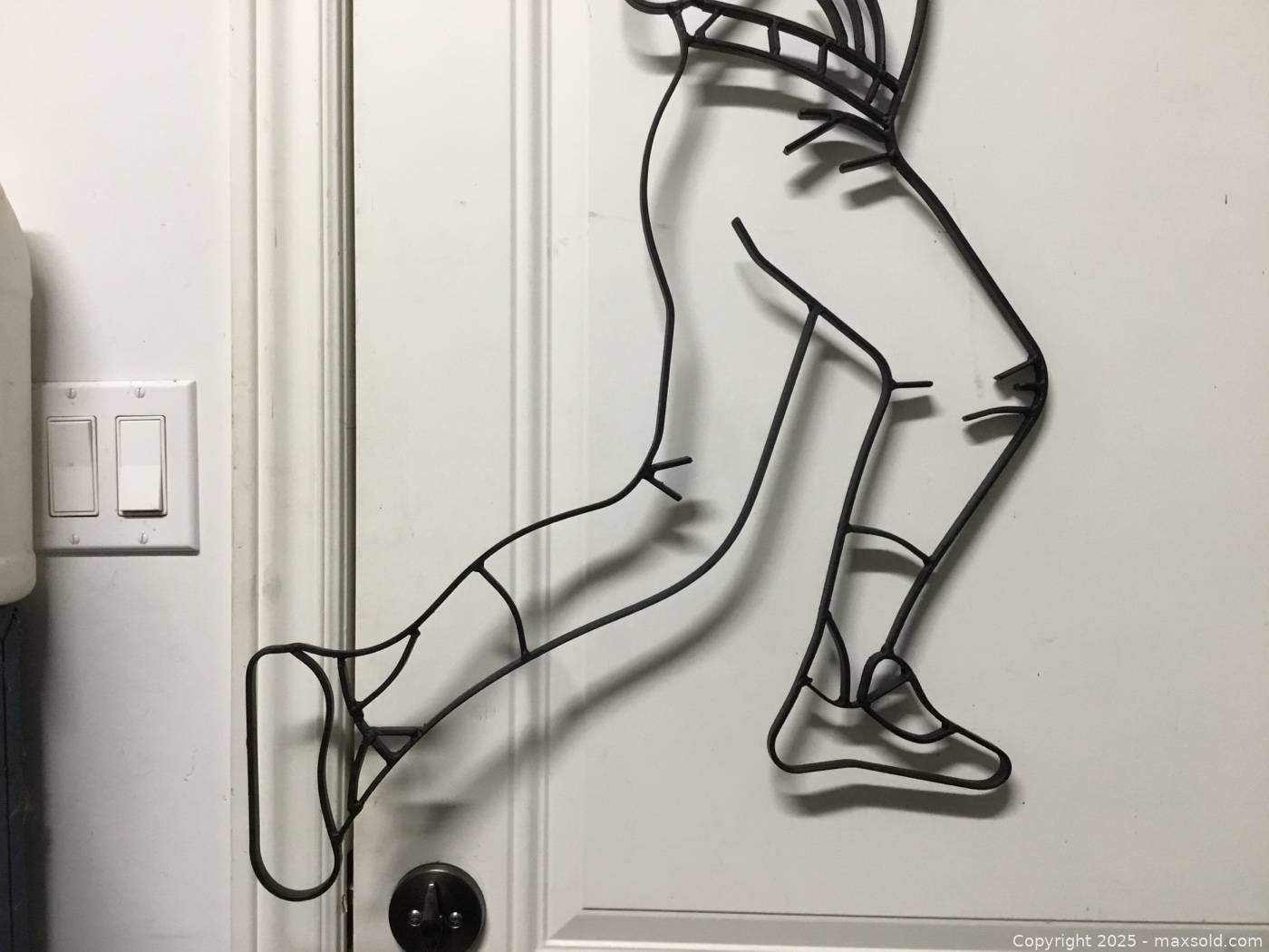 Metal wire baseball player wall art | Maxsold