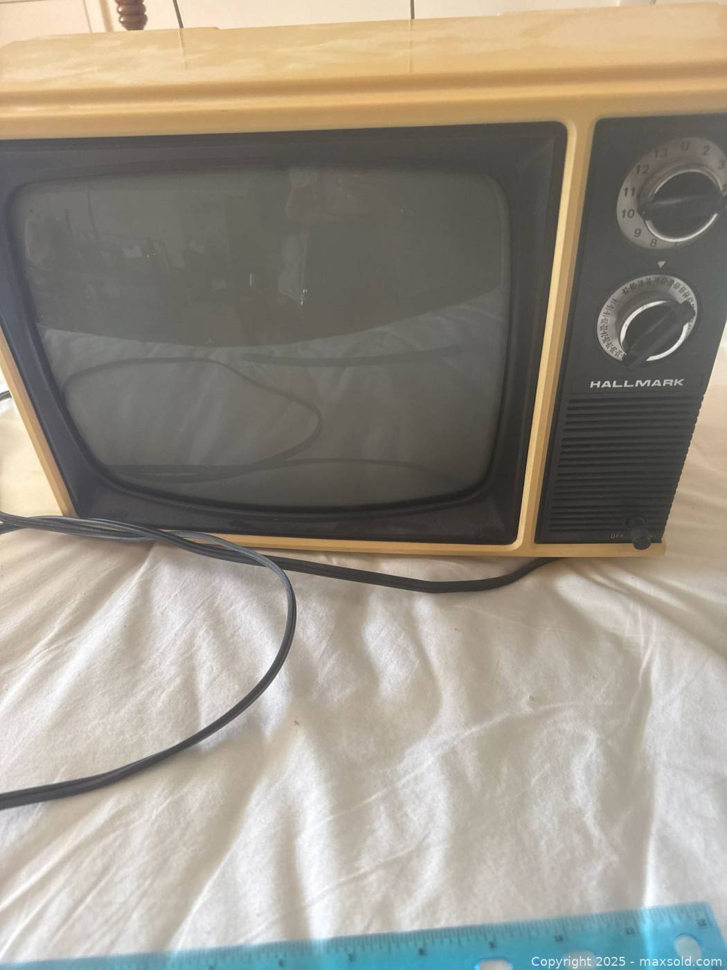 Kodak Carousel 800 slide projector and Hallmark 10-inch yellow CRT TV ...