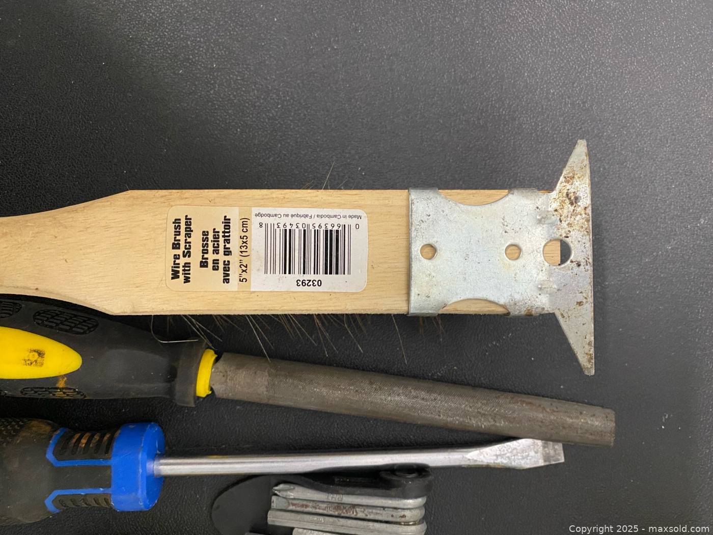 Stanley Tape Measure, Utility Knife, Brush, Mastercraft Screwdriver ...