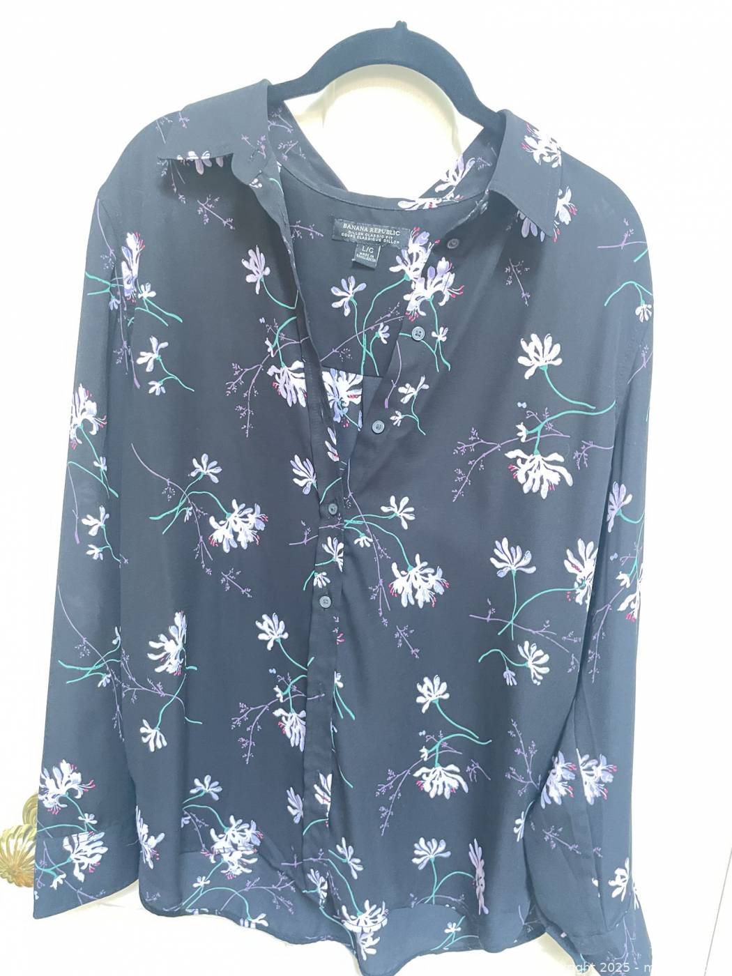 Women’s size L clothing lot, 8 pieces | Maxsold